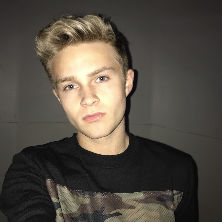 Simon Britton - YouTube