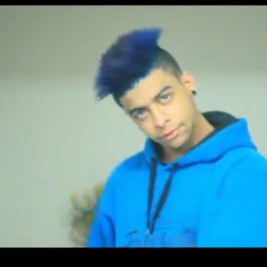 zoio cabelo azul - YouTube