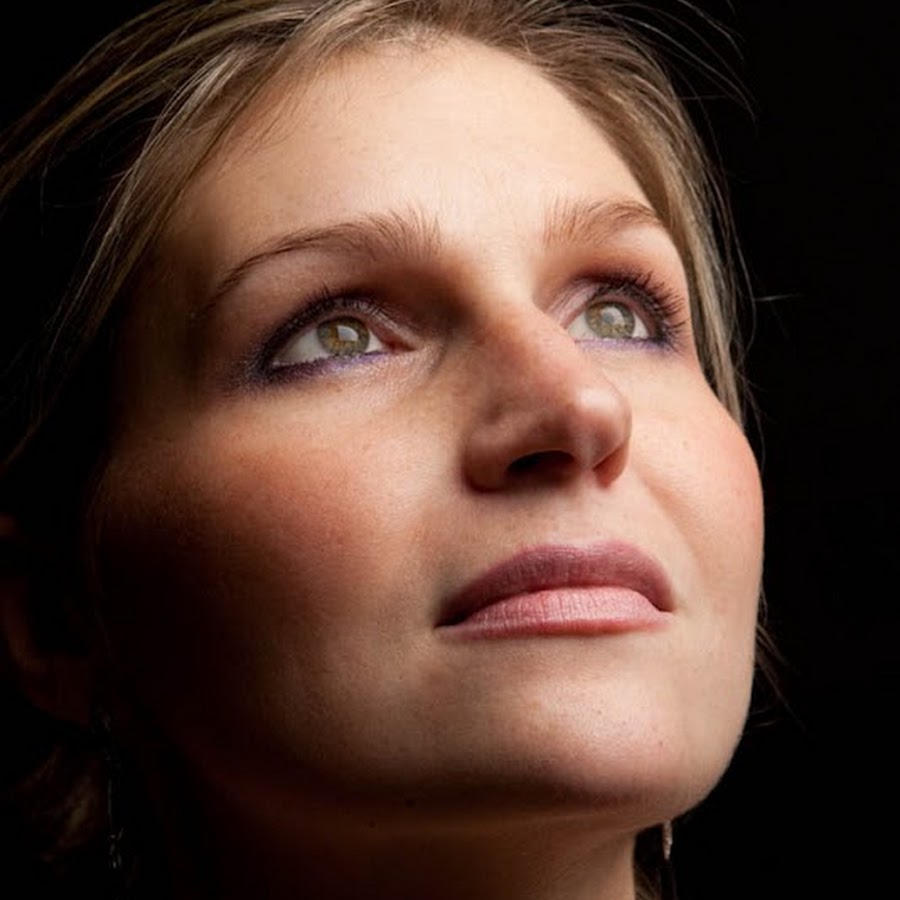 Jindra Bartošová - YouTube