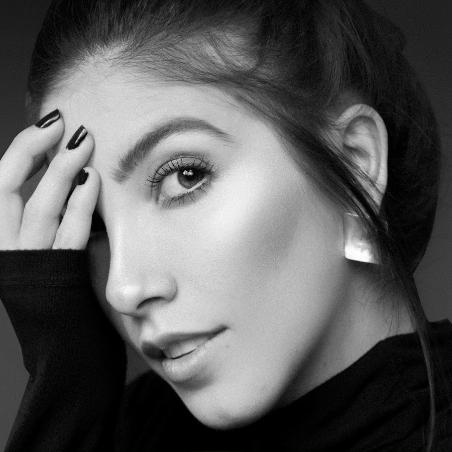 Sara Correa - YouTube