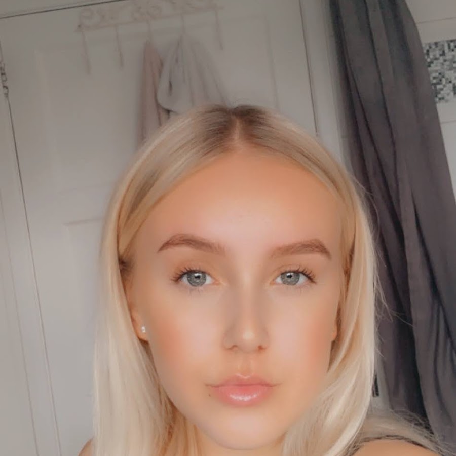 Lily burton 💖 - YouTube