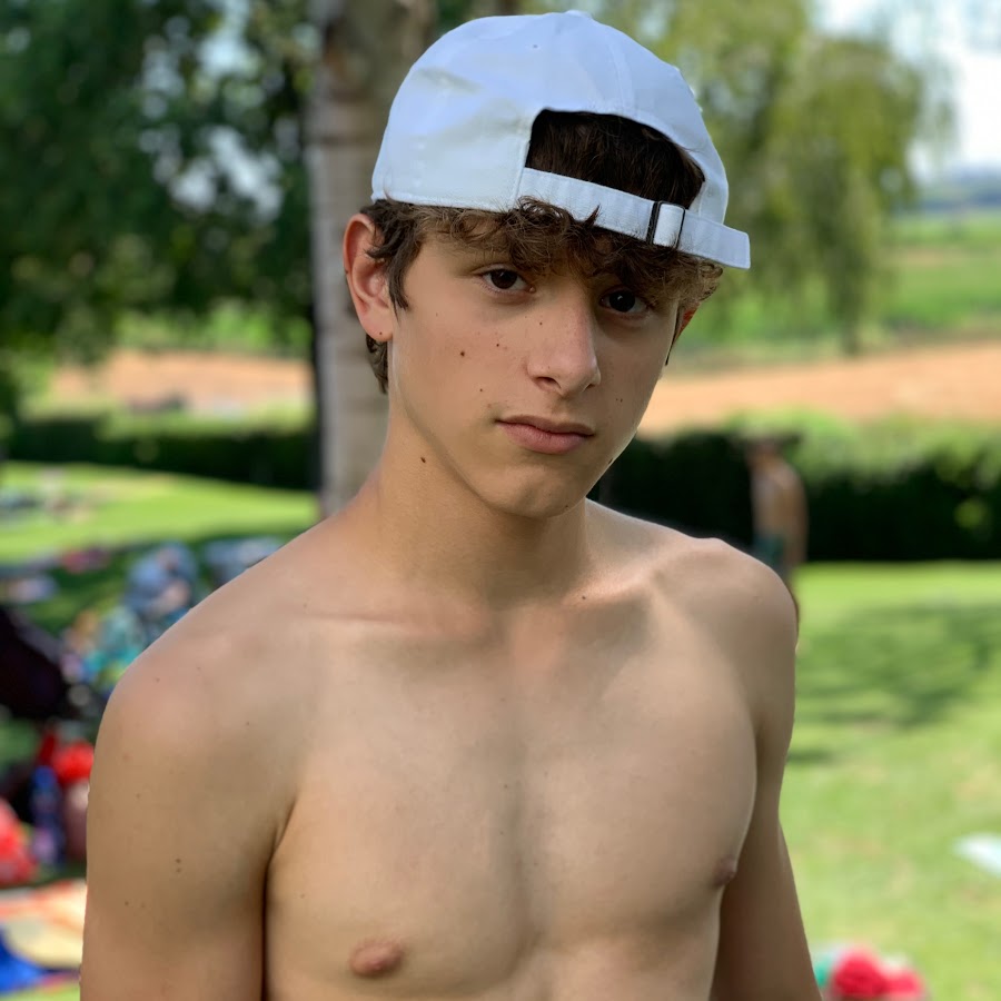 LUKAS GYM - YouTube