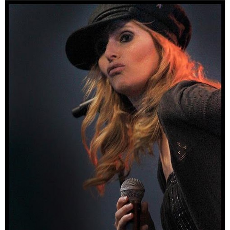 Isabelle A Tube - YouTube