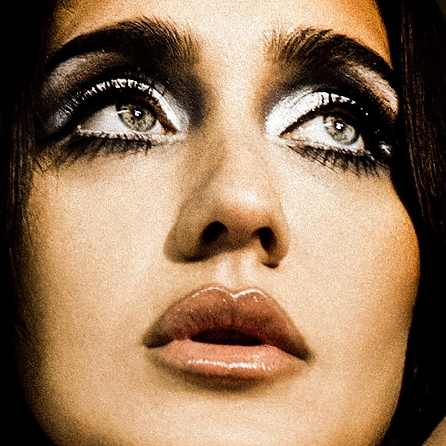 Jesse Jo Stark - YouTube