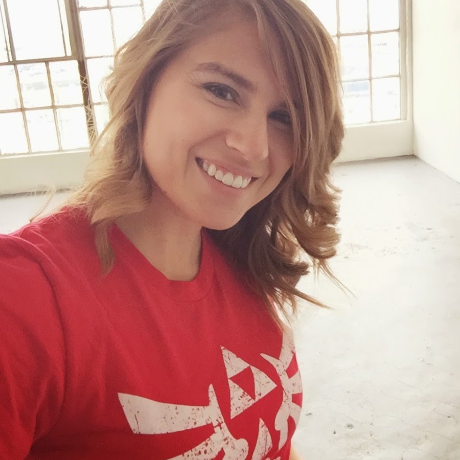 Taylor Davis - Behind the Strings - YouTube