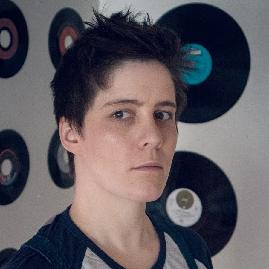 Sarah&Kelly - YouTube