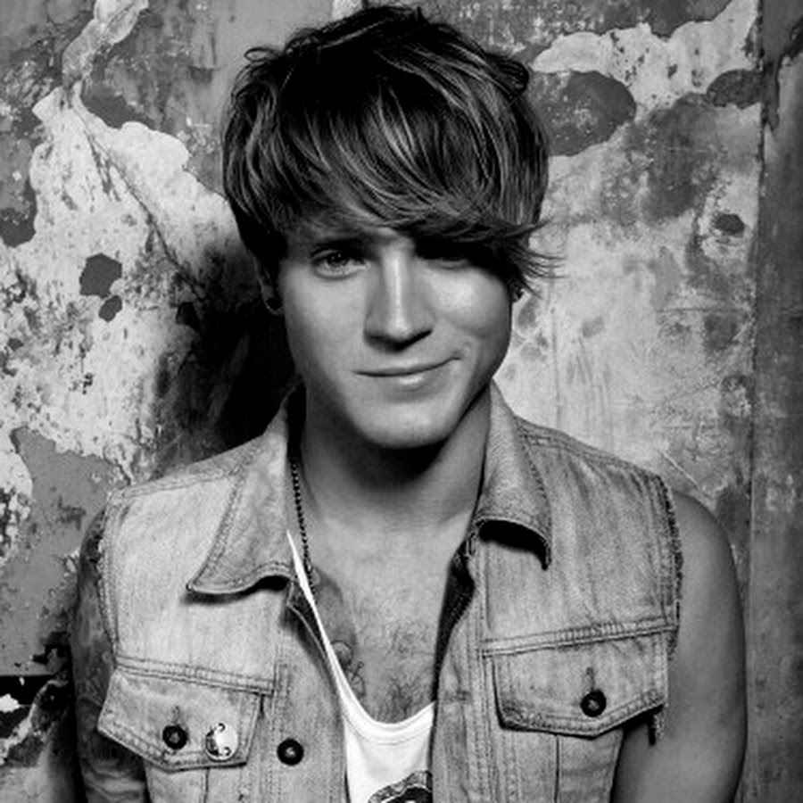 Victoria Cisneros - YouTube