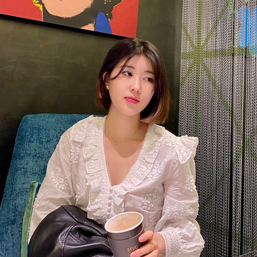 Korean Unnie 한국언니 - YouTube