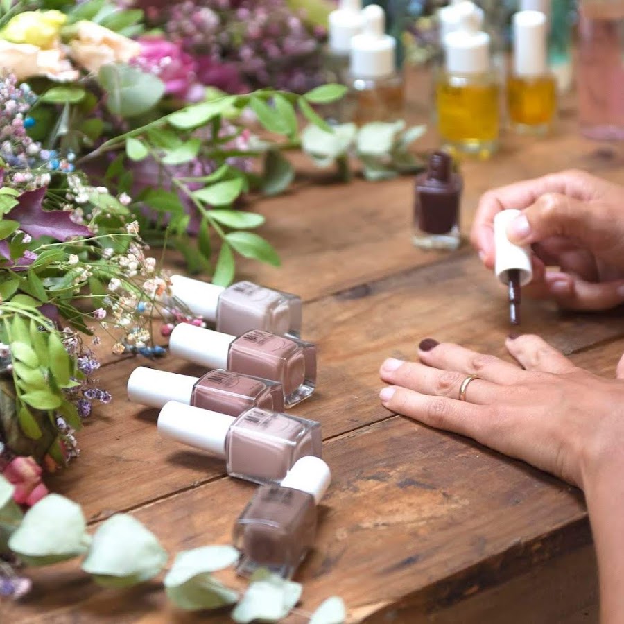 MIA Cosmetics Paris - YouTube