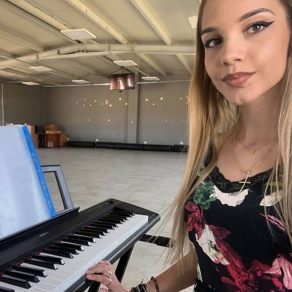 Post from Lorena Bulei - Singer