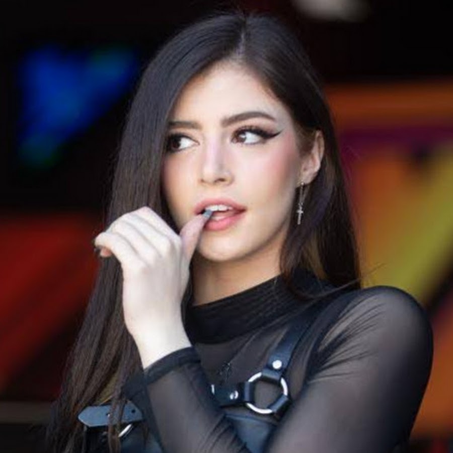 Chrissy Costanza - YouTube