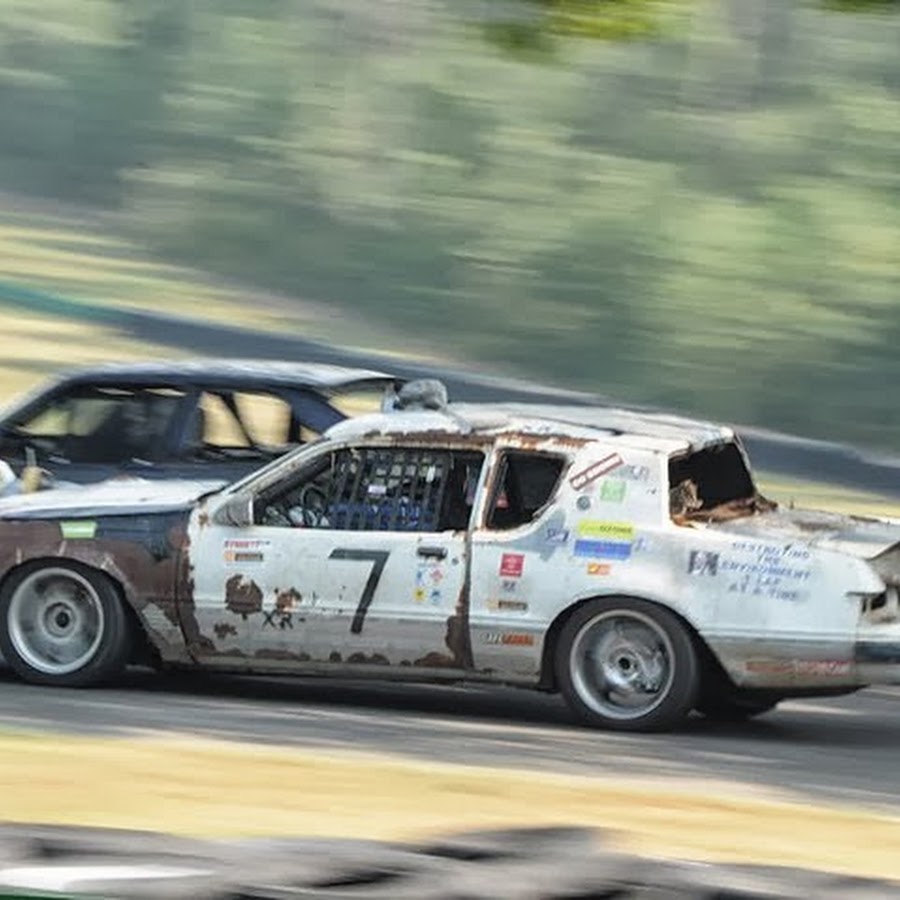 Drunken Squirrel Racing - YouTube