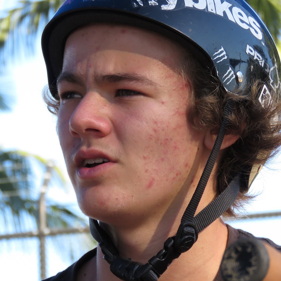 Finn Davis - YouTube