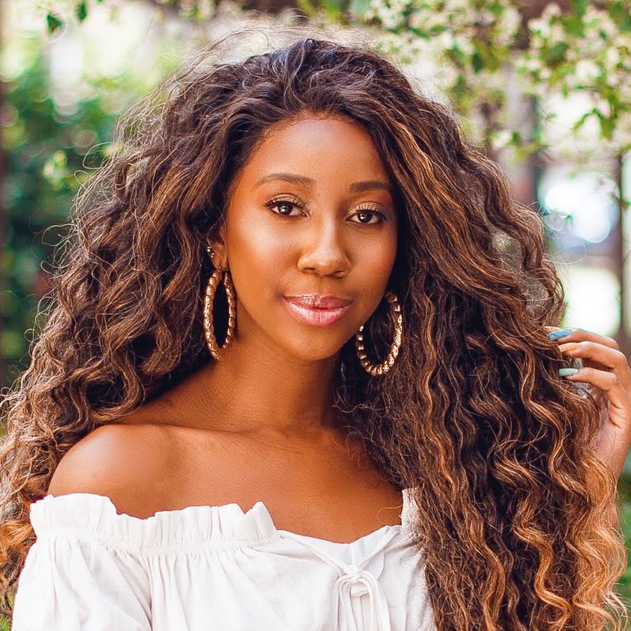 Camilla de Lucas - YouTube