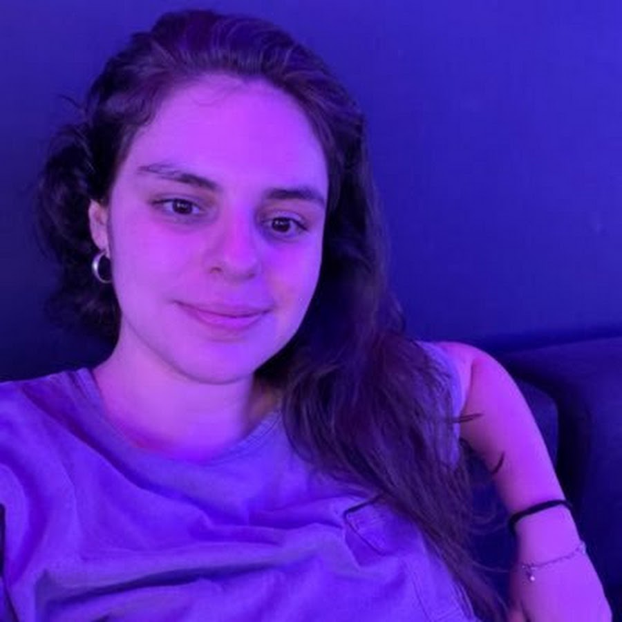 Andrea Coombes Vlogs - YouTube