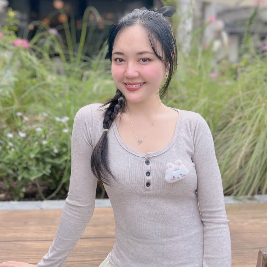 Hoang Thu Thuy - YouTube