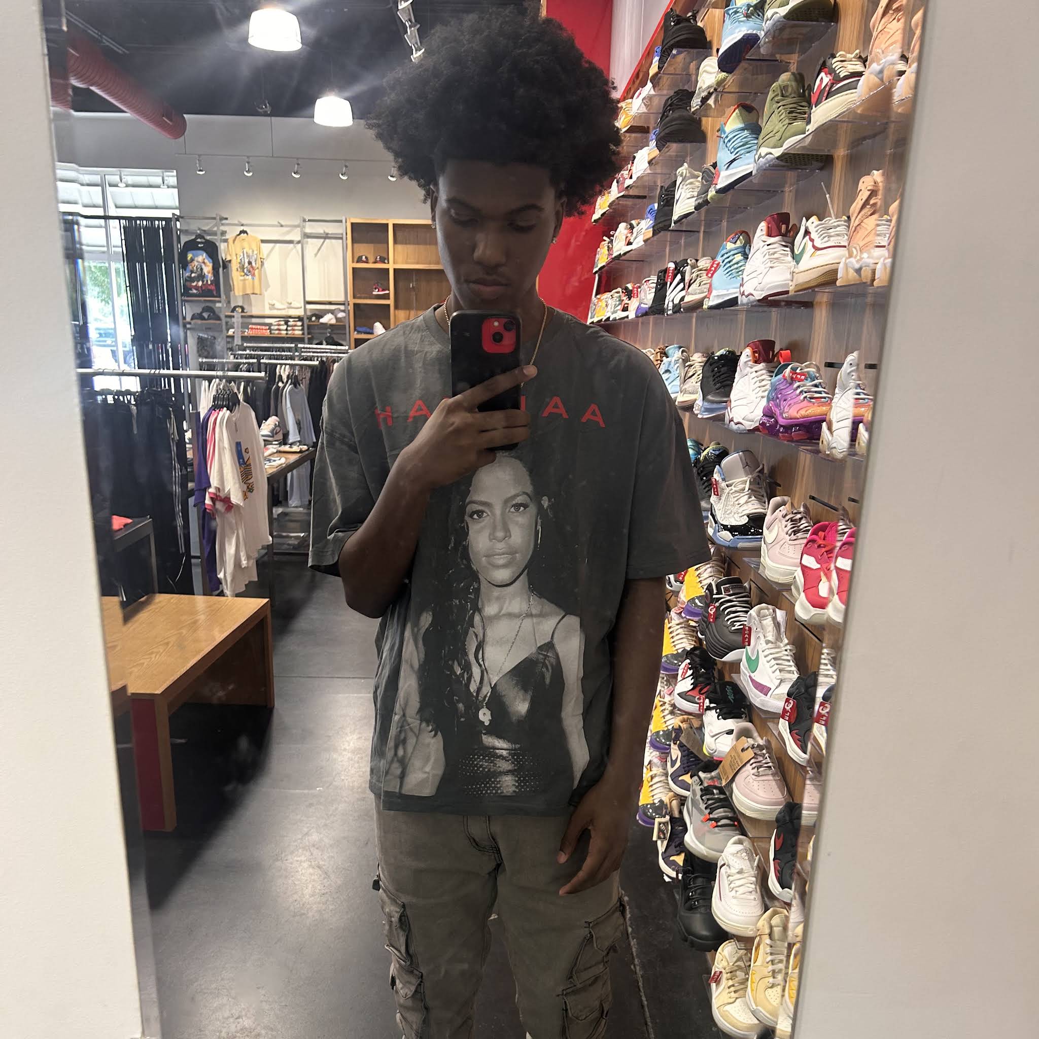 Post from Roman Too lit