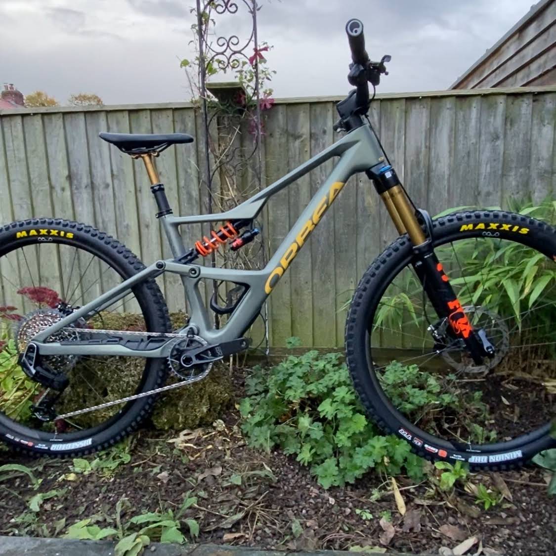 Post from Pinned TV