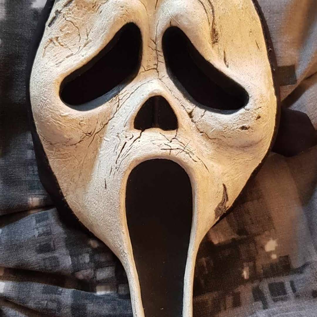 Post from Scream 1 2 3 4 5 6 clips so on