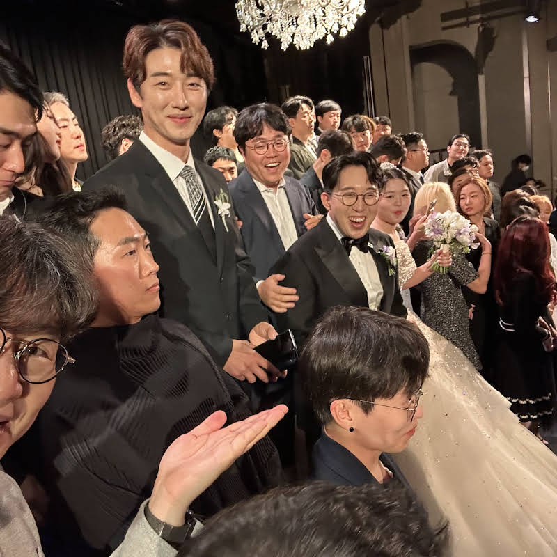 잇섭하니 결혼식에 나온 잇섭 와이프~ ㅋㅋ - 자동차 갤러리