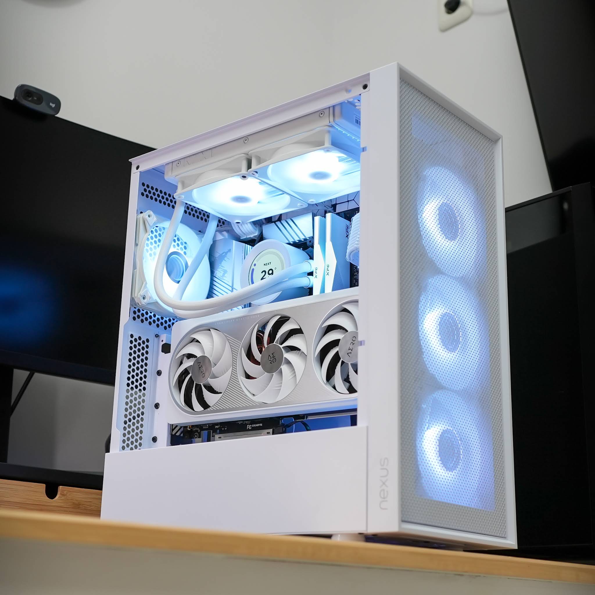 Post from CONVRSE : "Dope PC Build!"