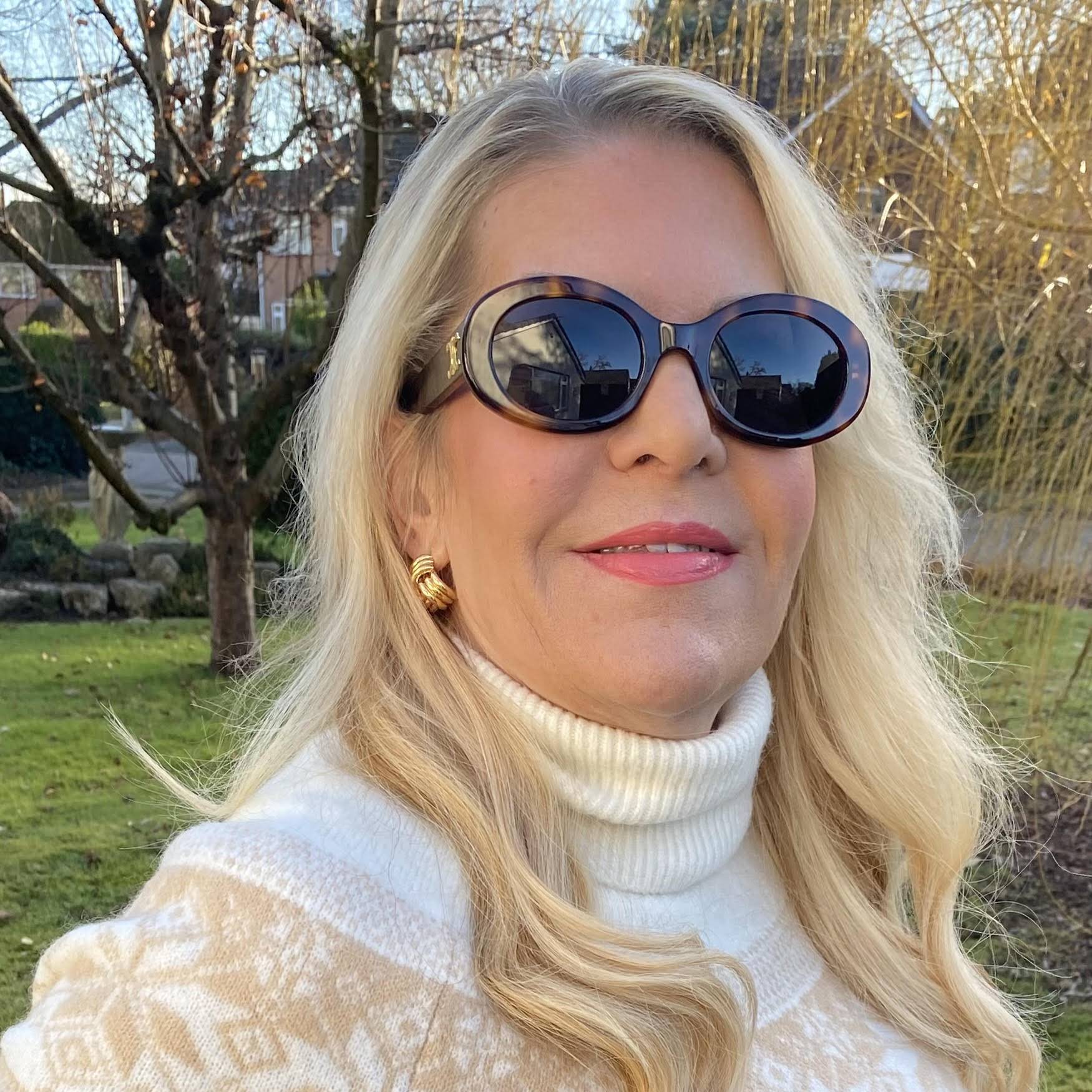 Post from MY FRIEND DEIRDRE - Helping Women Feel Fabulous