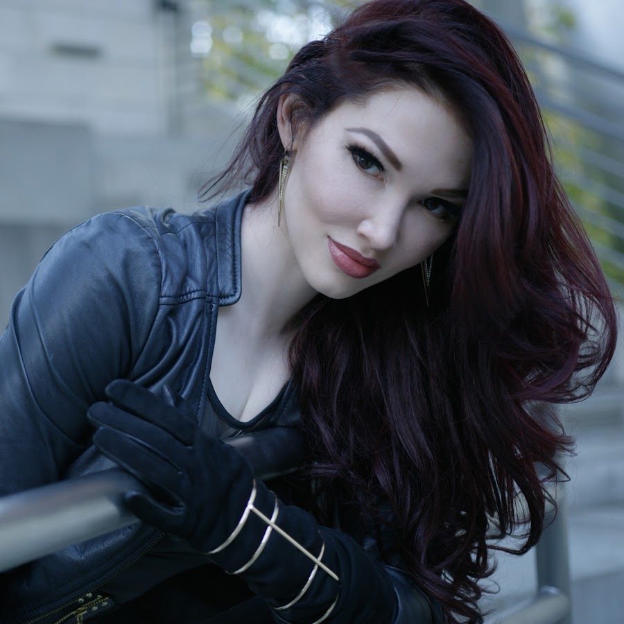 Emii - Topic - YouTube