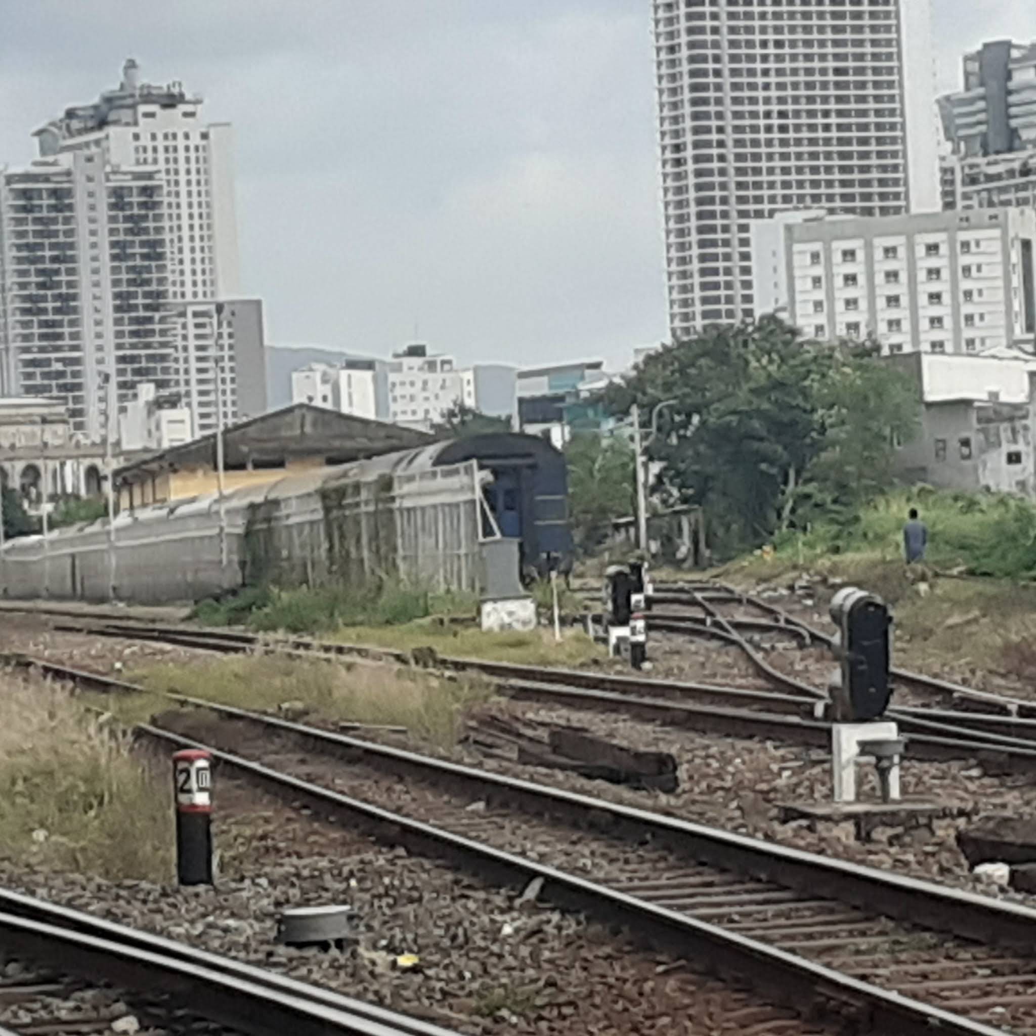 Post from Vietnam trainspotter official