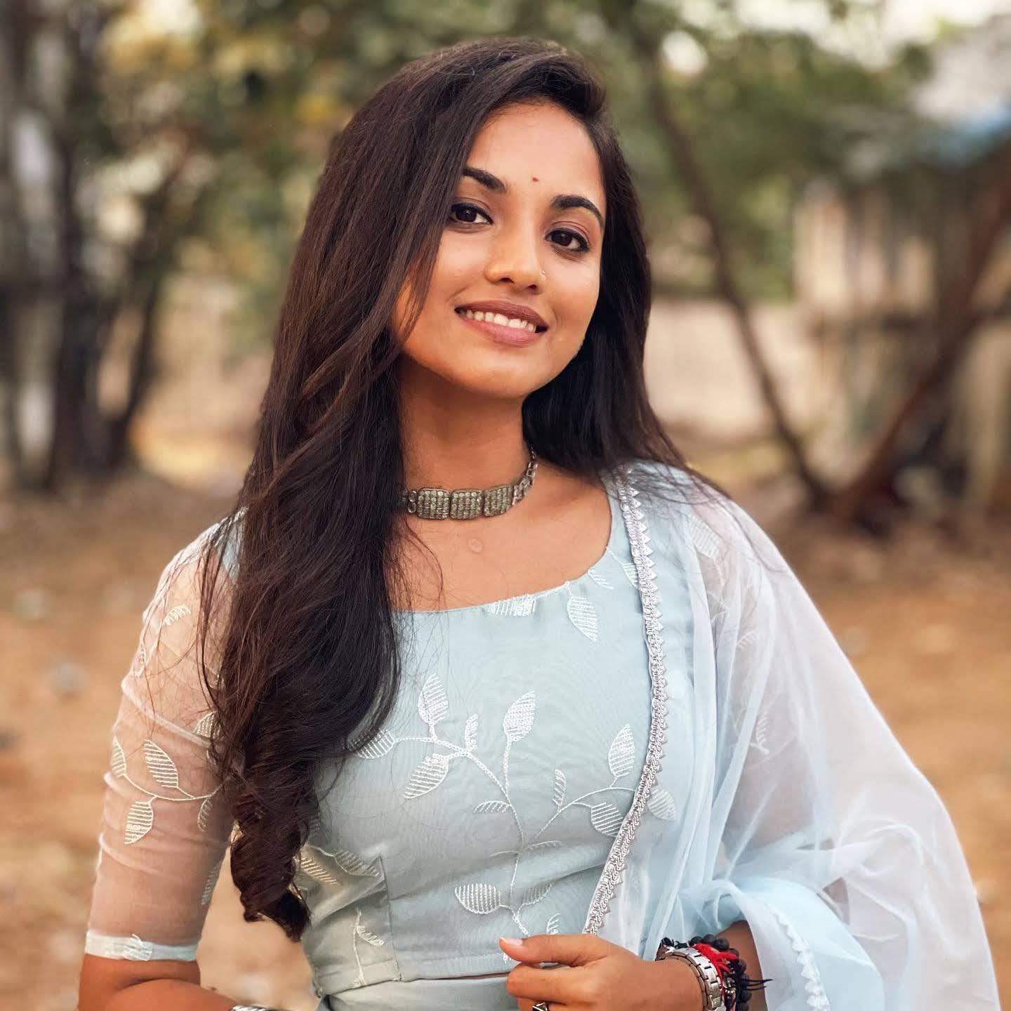 Post from manasi super Singer