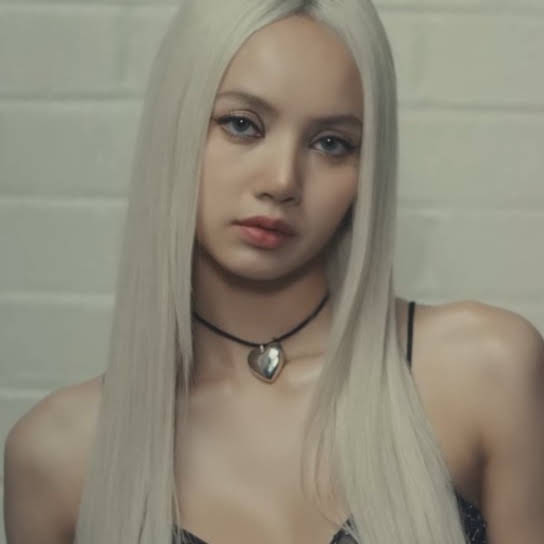 Post from LISA MANOBAN นักเต้นอันดับ 1