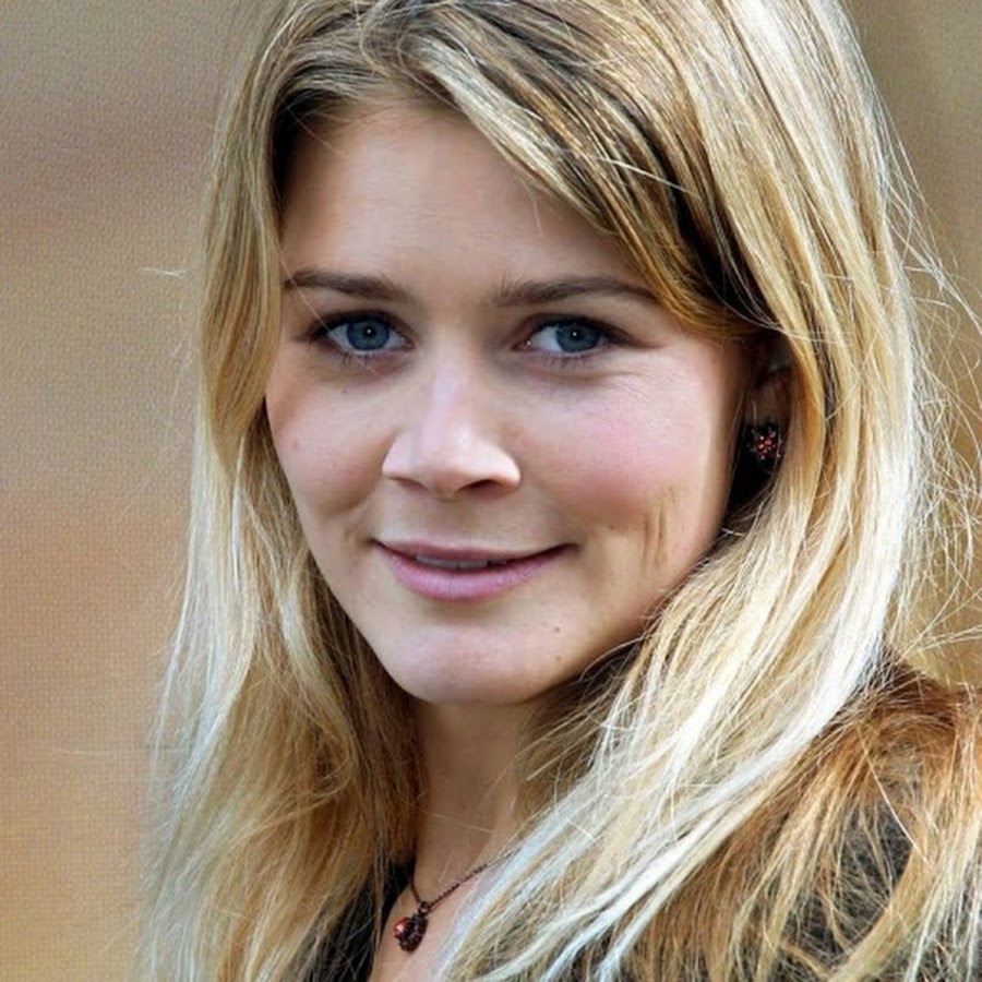 Sofie Lassen-Kahlke - Topic - YouTube