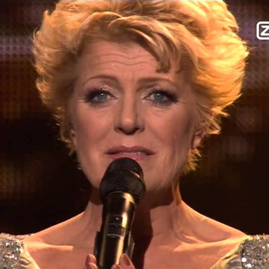 Simone Kleinsma - Topic - YouTube