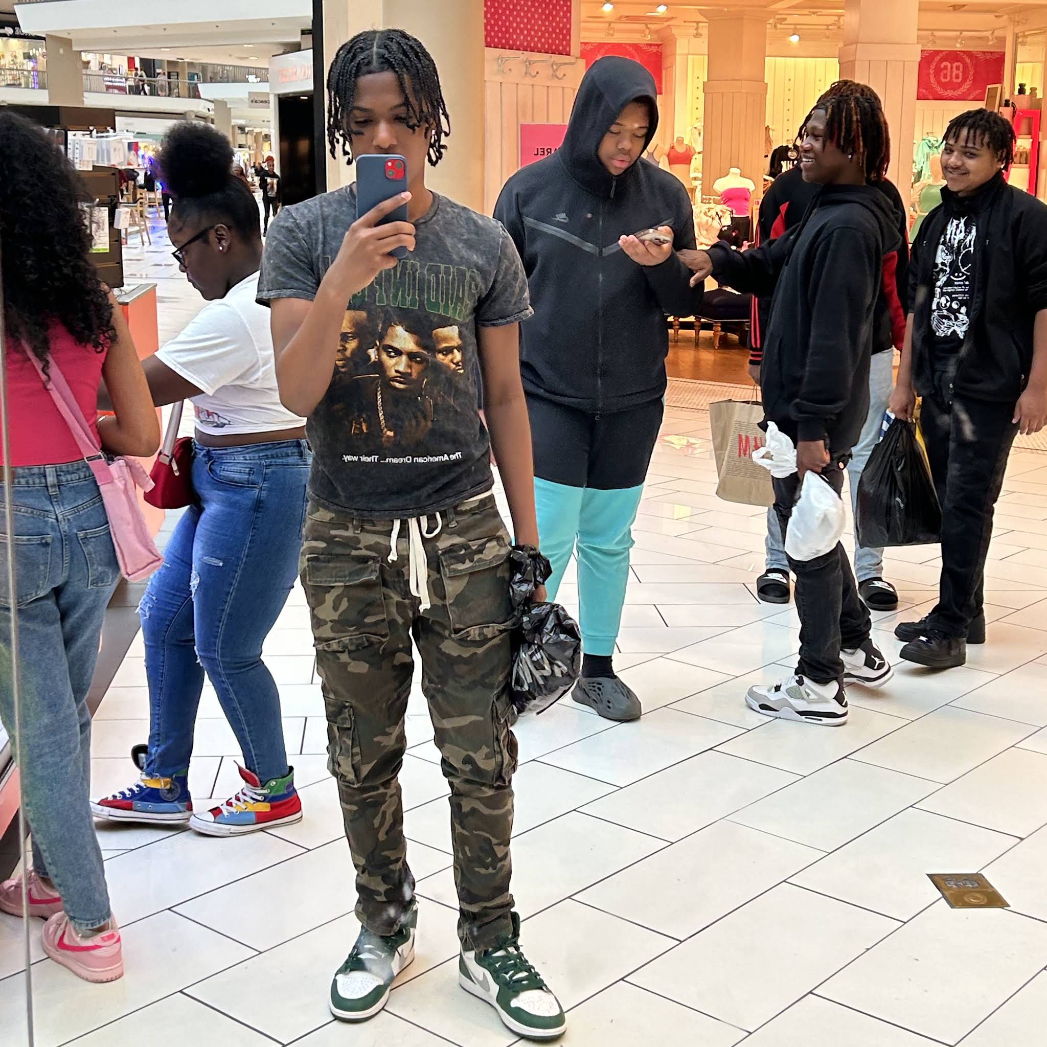 Post from Roman Too lit