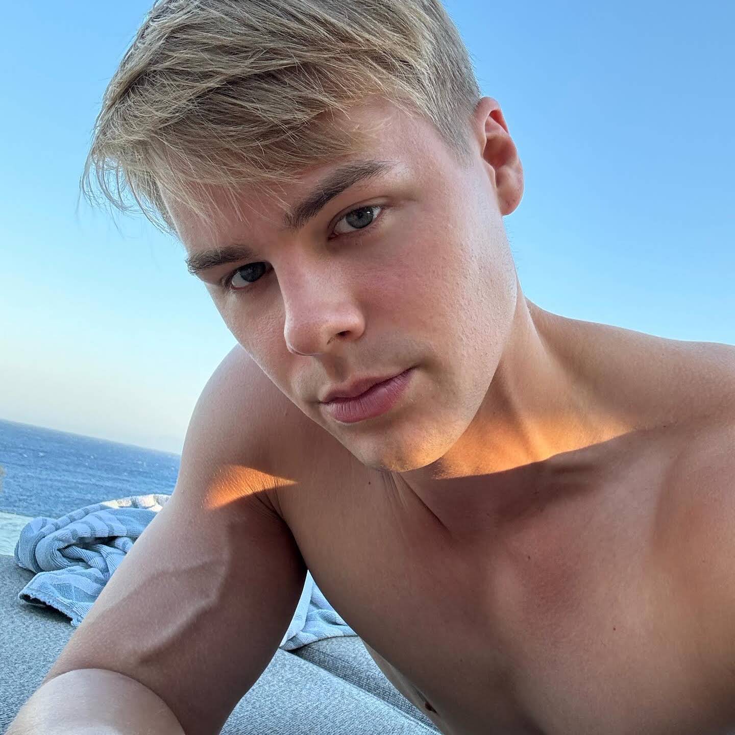 Post from PeachyBoy