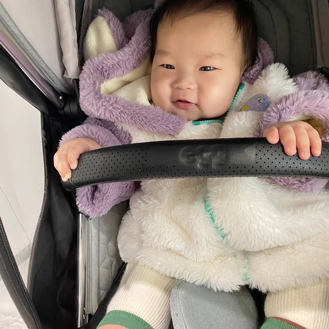 Post from JW & EW CUTE LITTLE ANGEL