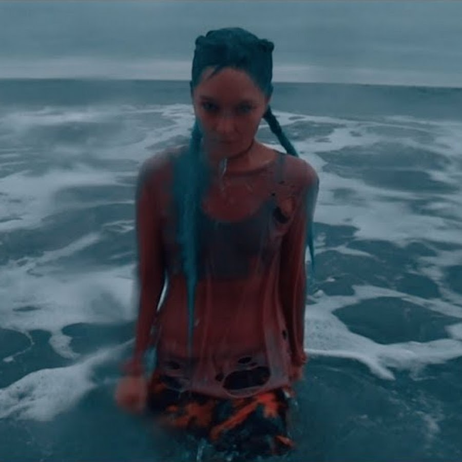 Nova Rockafeller - Topic - YouTube