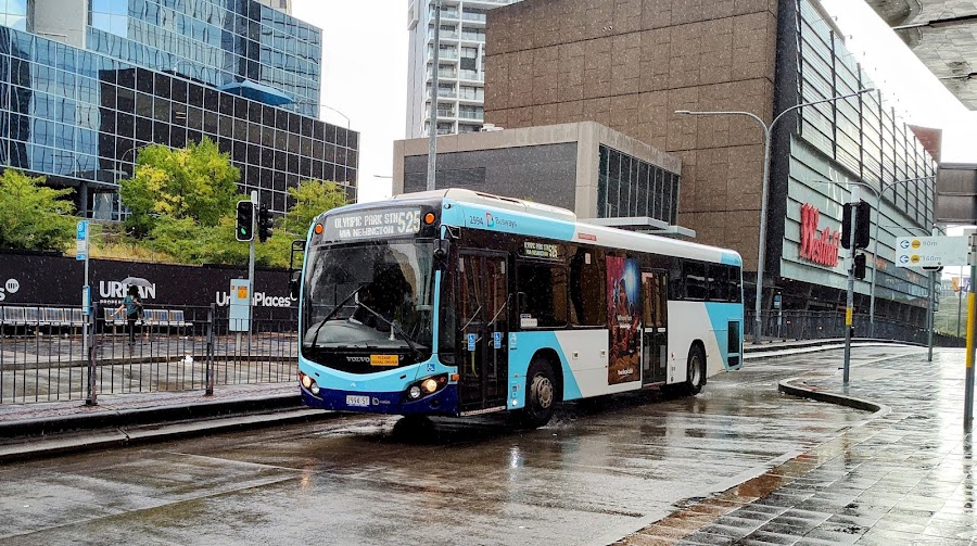 Transit Systems, Busways and CDCNSW buses in the rain at Parramatta ...
