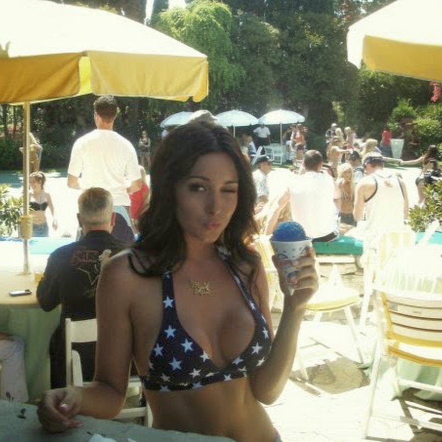 Victoria Moore - YouTube