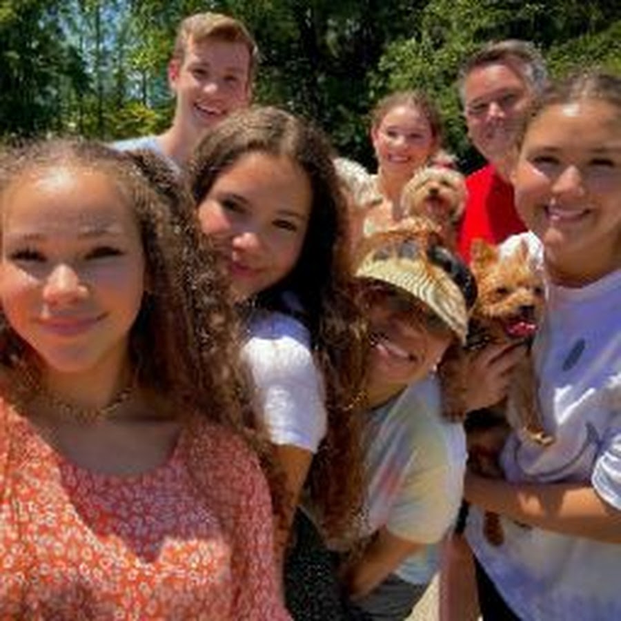 Haschak Sisters GR - YouTube