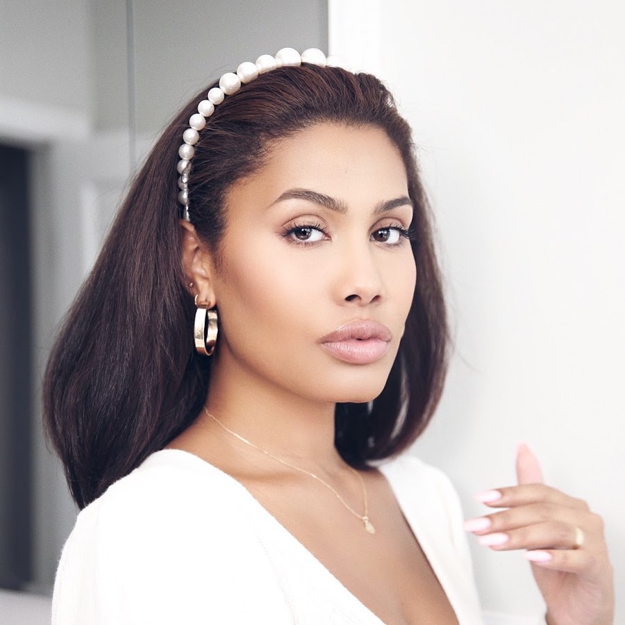 Leyna Bloom - YouTube