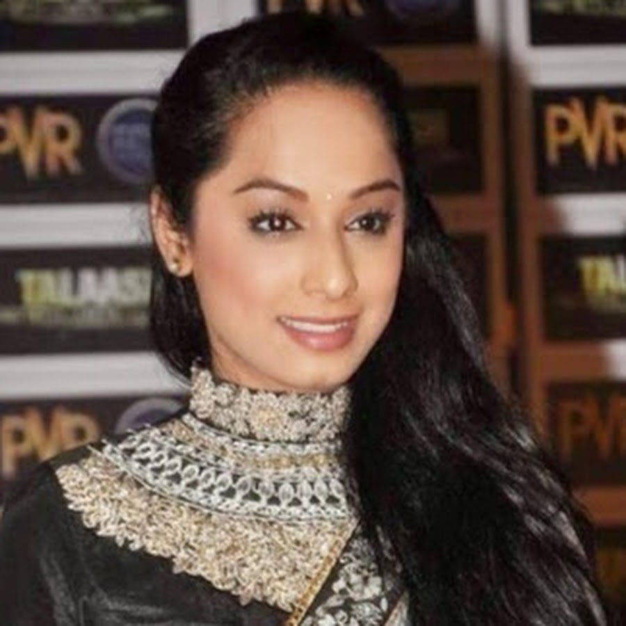 Ansha Sayed The Athena of CID - YouTube