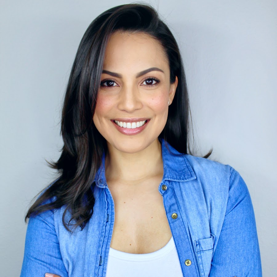 Raquel Pomplun - YouTube