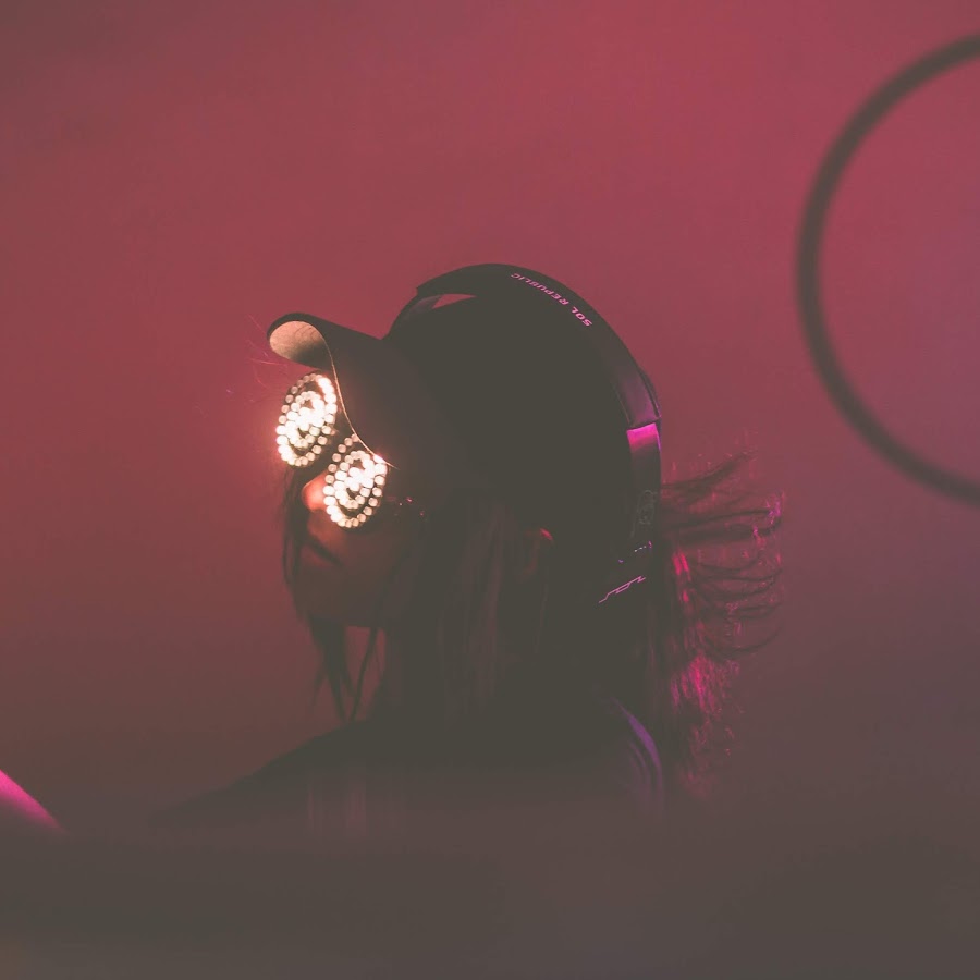 isabelle rezazadeh - YouTube