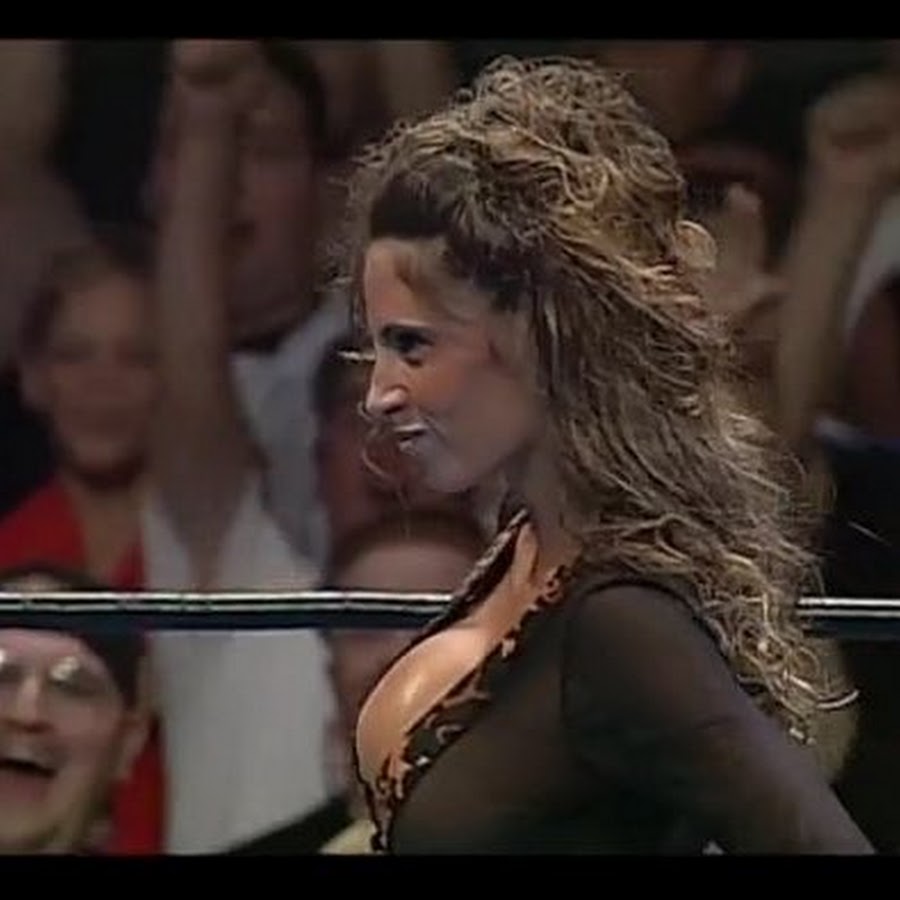 The Queen of Extreme Francine ECW - YouTube