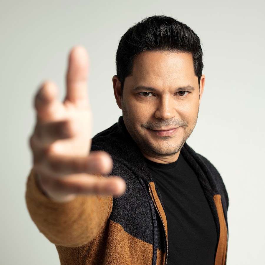 Rey Ruiz Oficial - YouTube