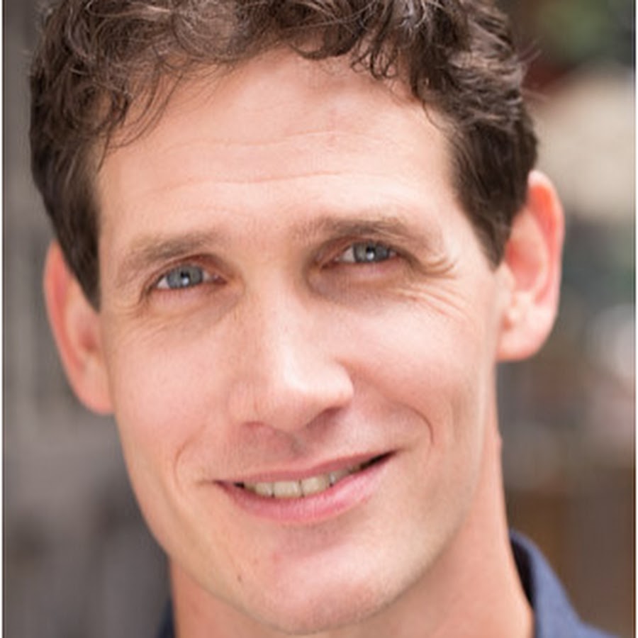 Dialect Coach Erik Singer - YouTube