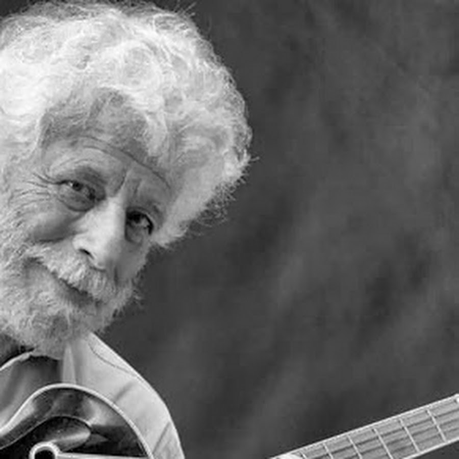 Lowell Levinger - Banana From The Youngbloods - YouTube