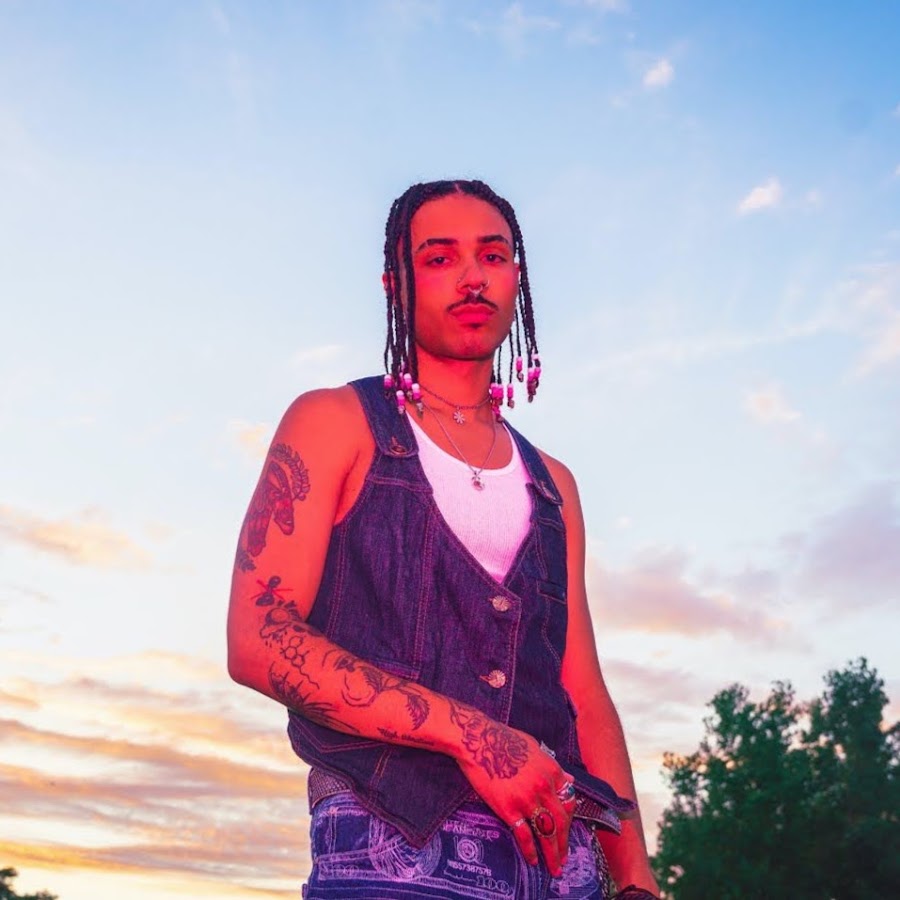 Melo Makes Music - YouTube