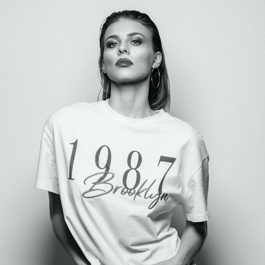 Twinnie Official - YouTube