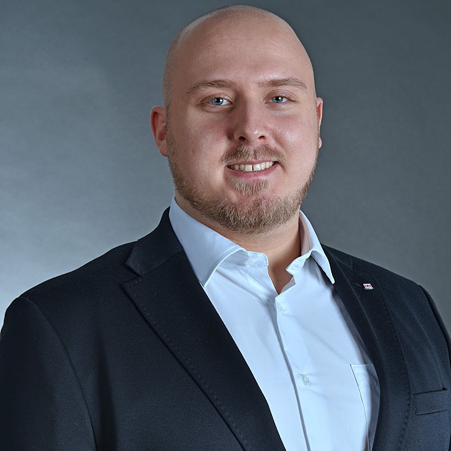 Master King - YouTube